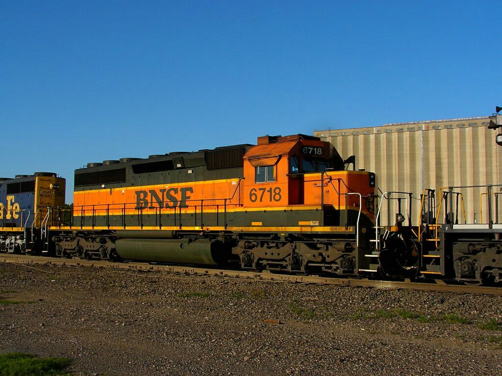 BNSF 6718